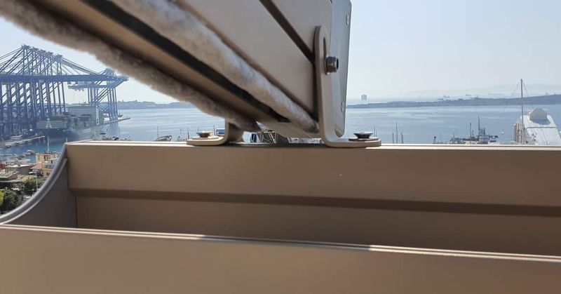 Sigmaglass. πτυσσόμενα Κρύσταλλα, Ανοιγόμενες Οροφές-Αίθρια, Pergotenta ...